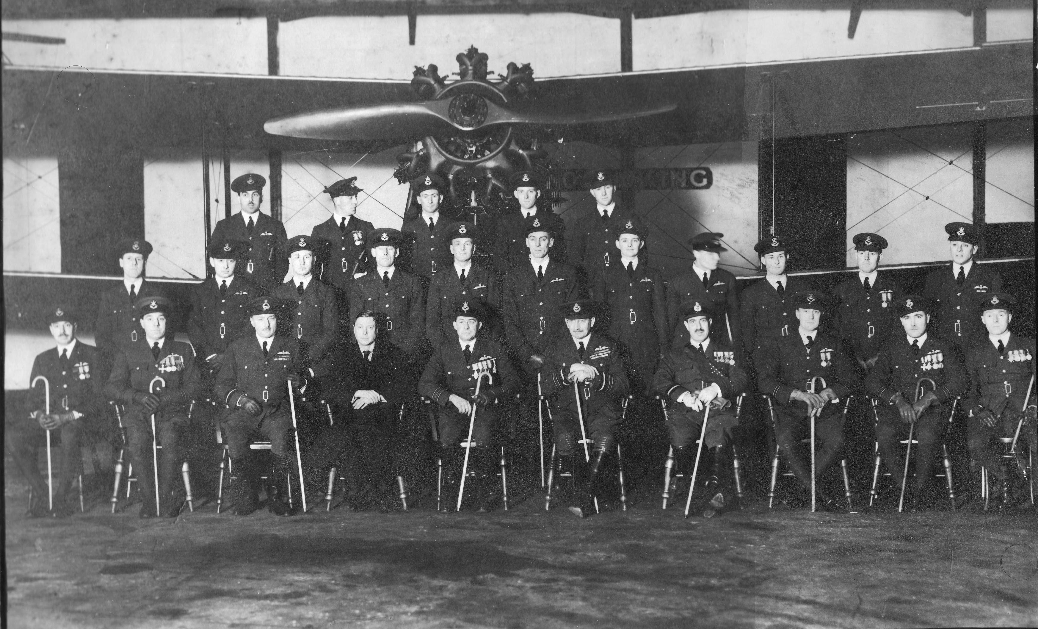 Sqn Histories 600-610_P